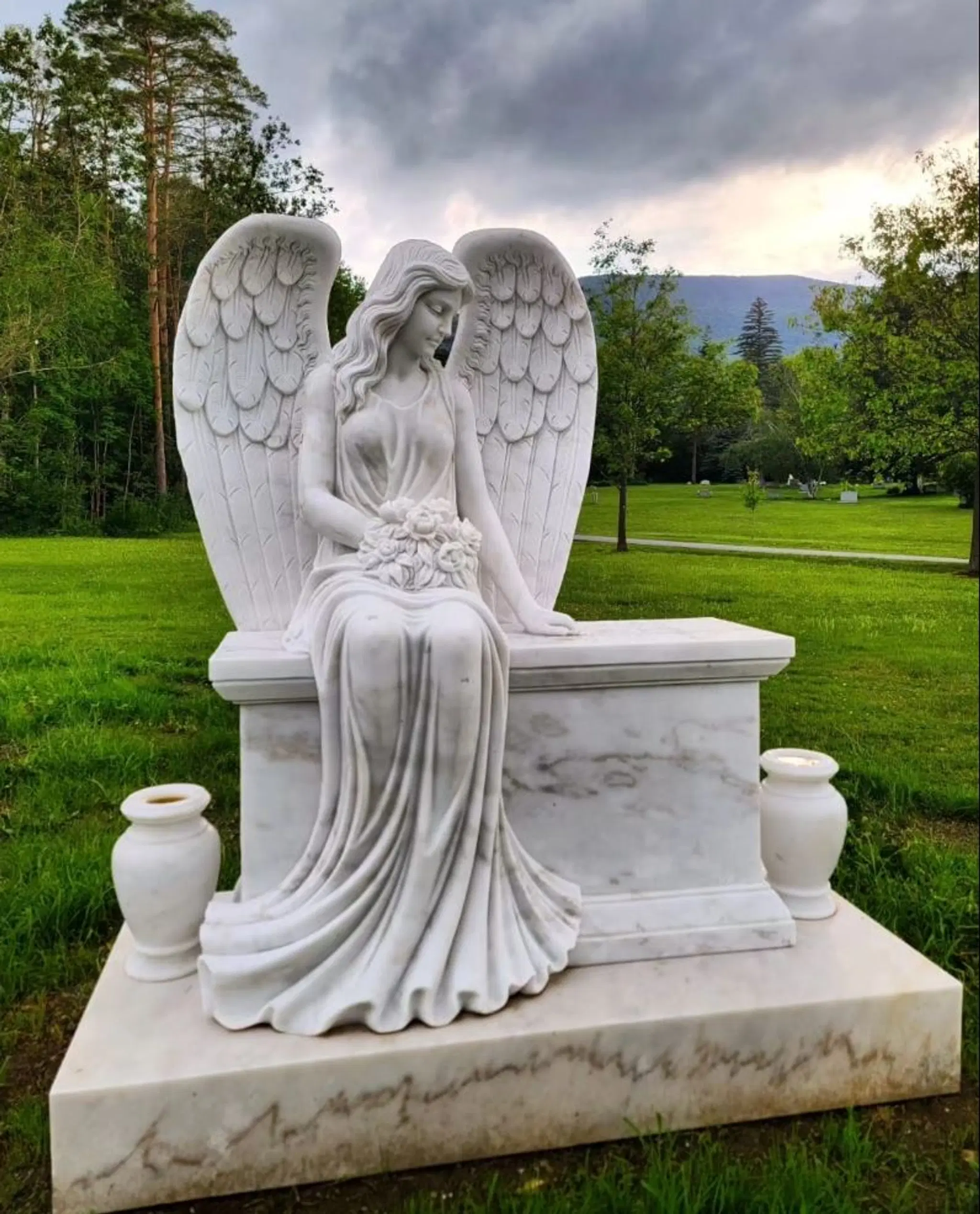 Elegant Marble Memorial Statues Honor Loved Ones With Art Elegant Marble Memorial Statues Honor Loved Ones With Art